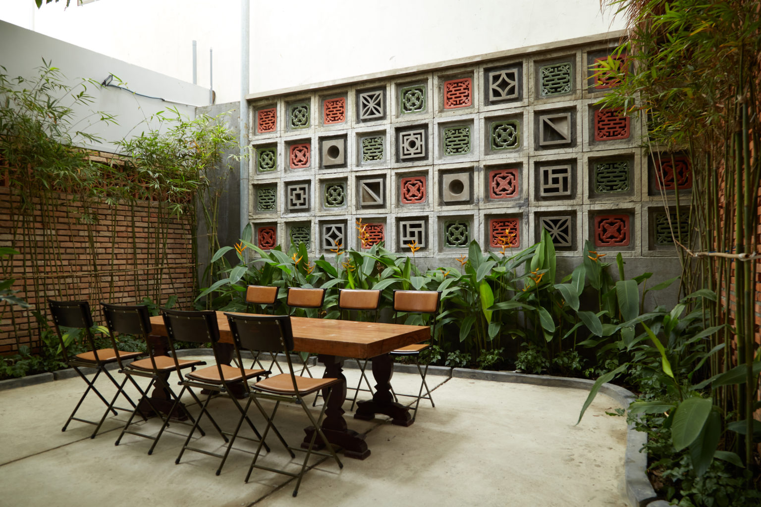 Traditional Vietnamese Design Elements Blend With Modern In This ...